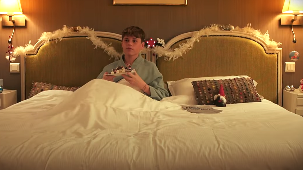 Le Littré accueille Timéo Béasse pour son nouveau clip