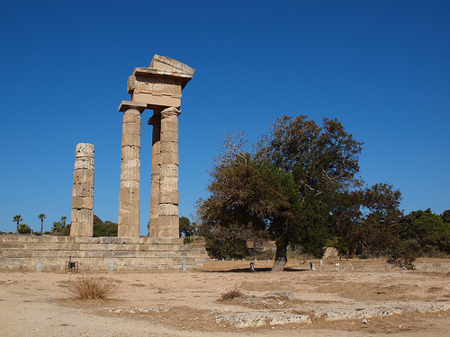 Temple of Athena Polias & Zeus Polieus which fascinates the crowds with ...